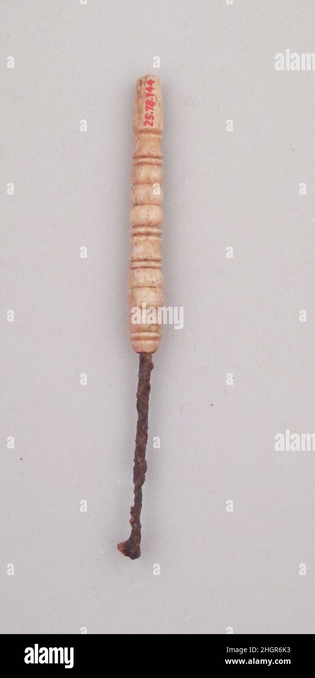 Ivory needle hi-res stock photography and images - Alamy