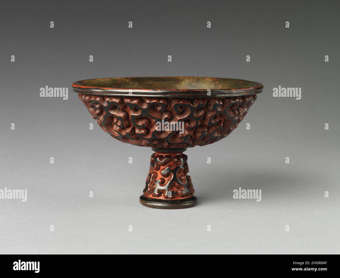 Stem cup with stylized clouds 14th century China. Stem cup with ...