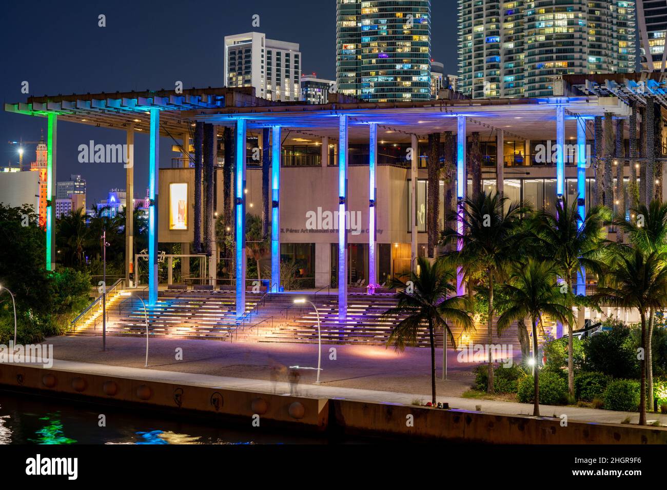 Perez art museum miami hi-res stock photography and images - Alamy