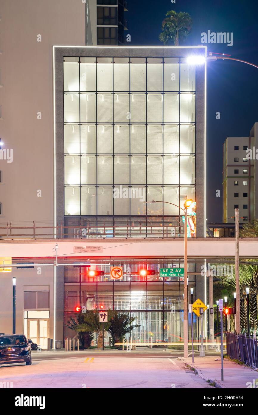 Worldcenter hi-res stock photography and images - Alamy