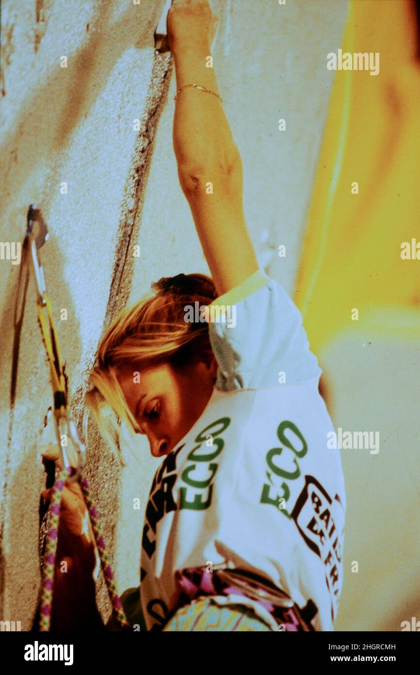 Archives 90ies: French female climber Isabelle Patissier, Indoor ...