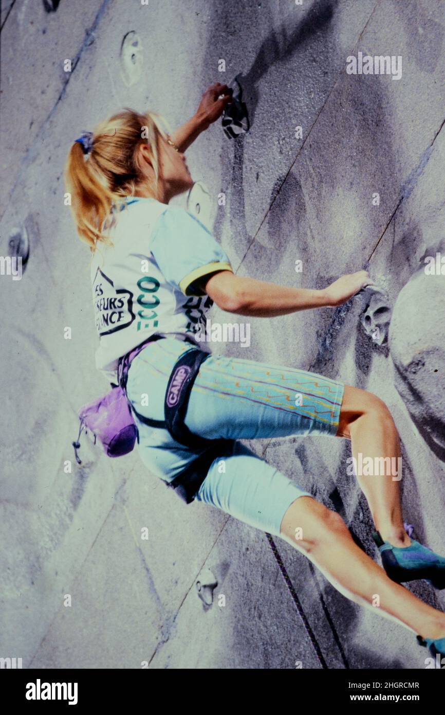 Archives 90ies: French female climber Isabelle Patissier, Indoor ...