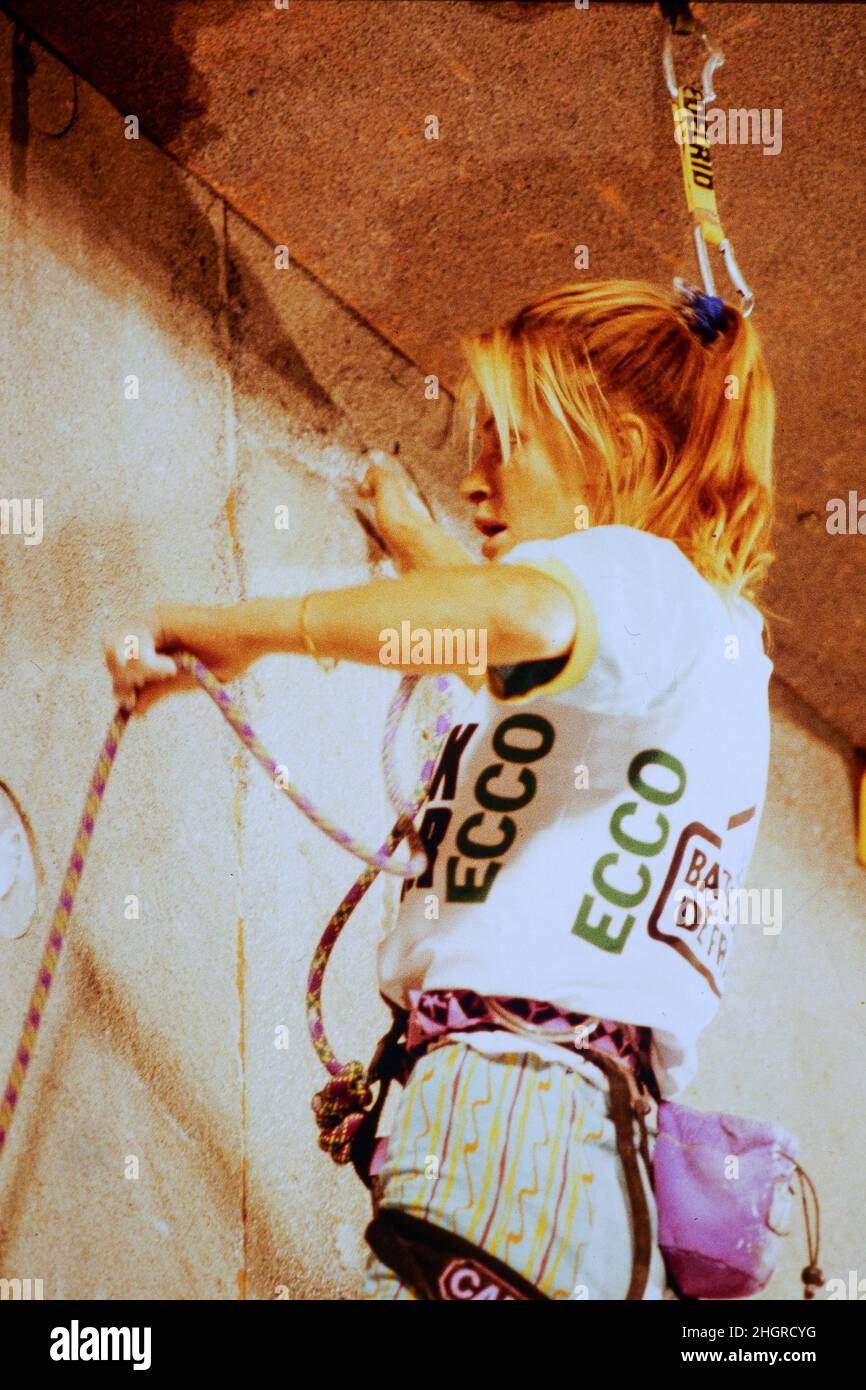 Archives 90ies: French female climber Isabelle Patissier, Indoor ...