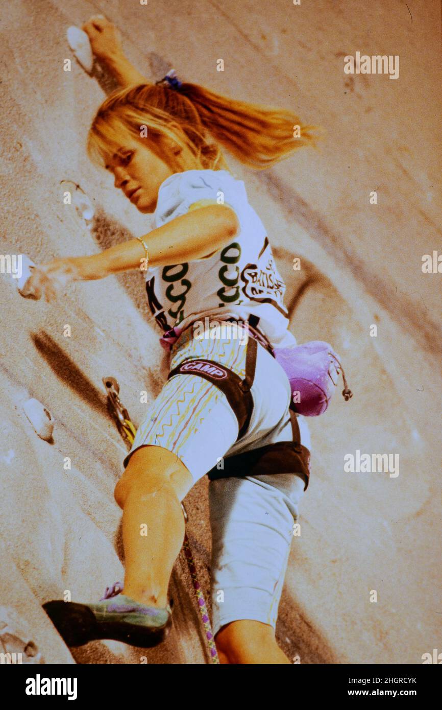 Archives 90ies: French female climber Isabelle Patissier, Indoor ...