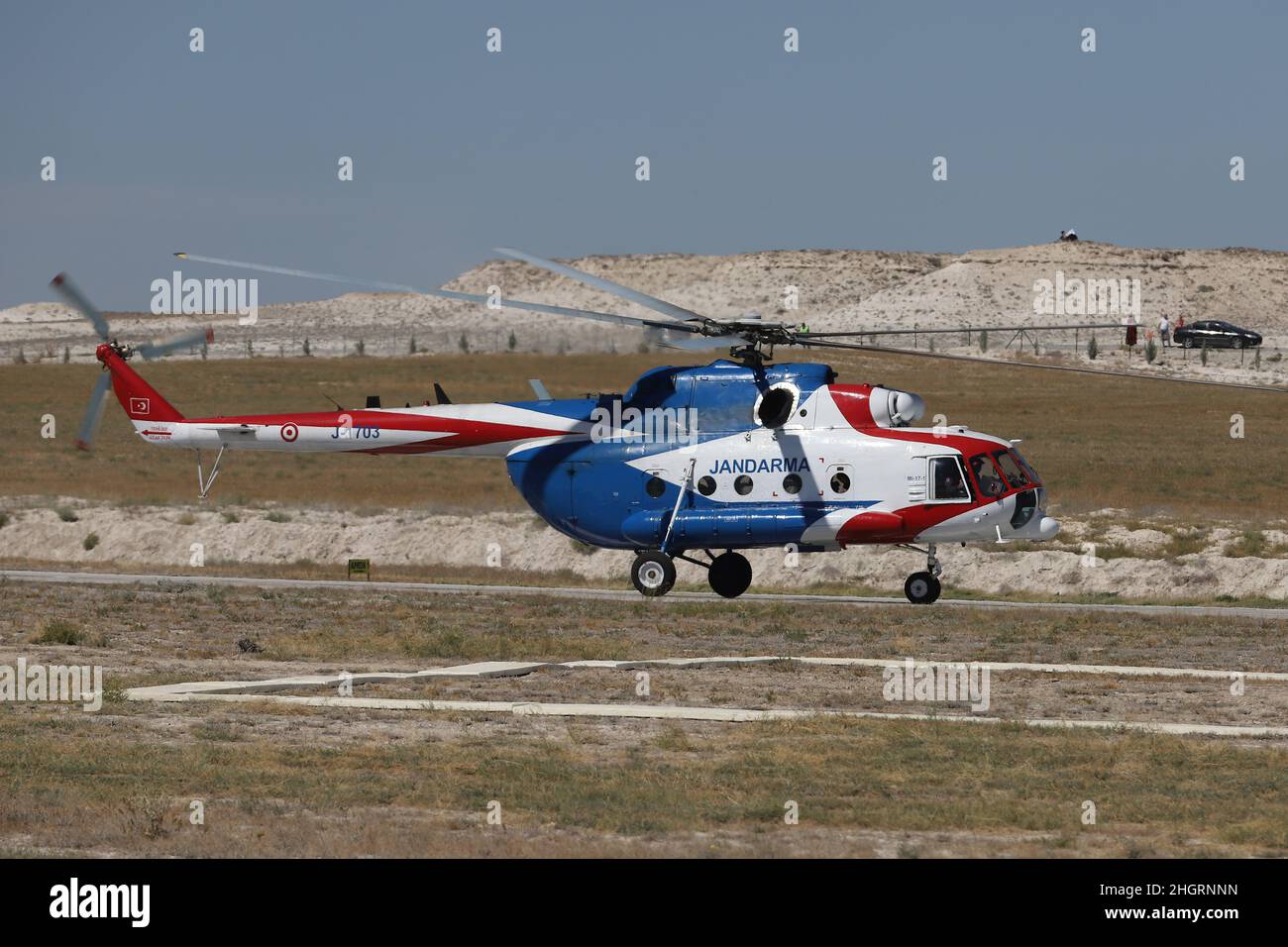 Mil mi 12 helicopter hi-res stock photography and images - Alamy