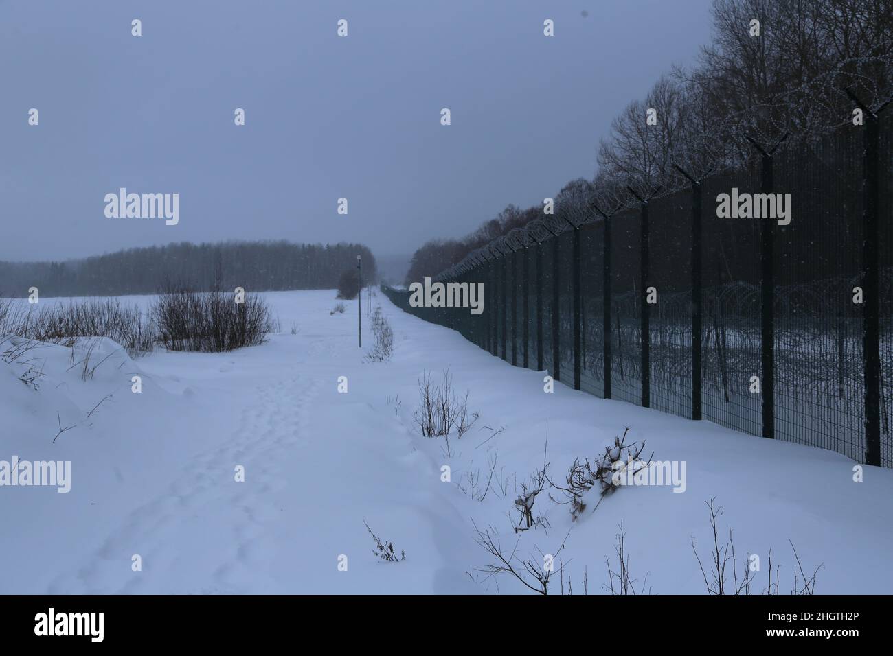 Security fence fuse hi-res stock photography and images - Alamy