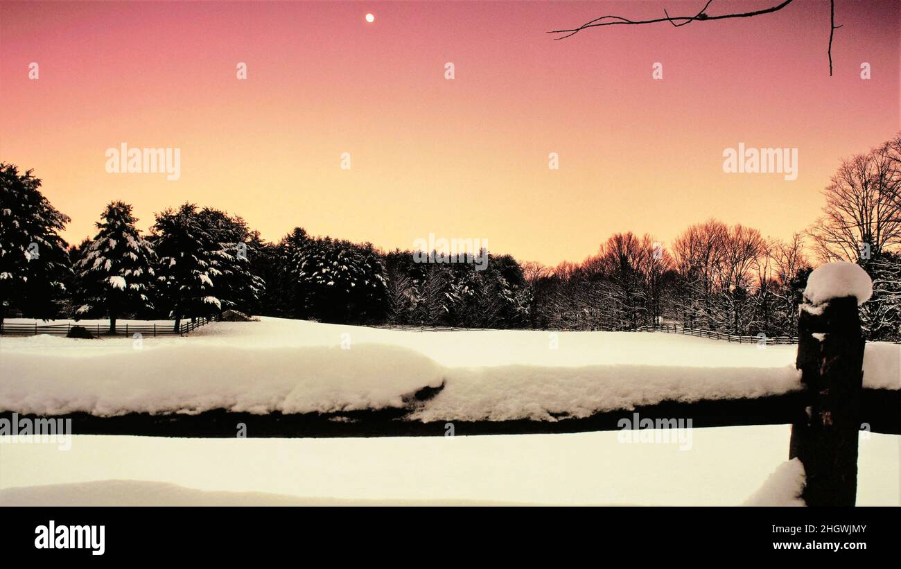 Classic new england farm hi-res stock photography and images - Alamy