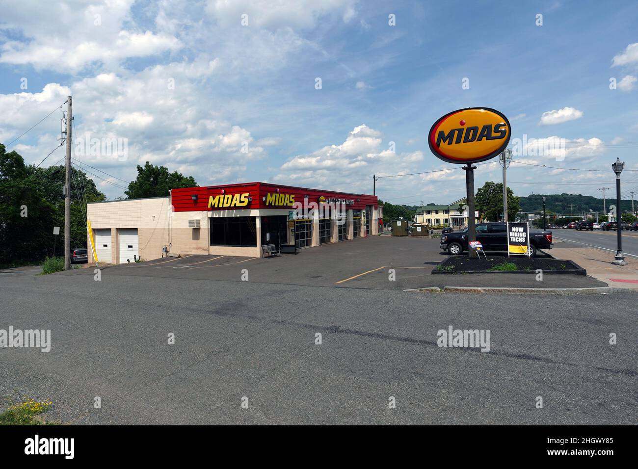 Midas auto repair hi-res stock photography and images - Alamy