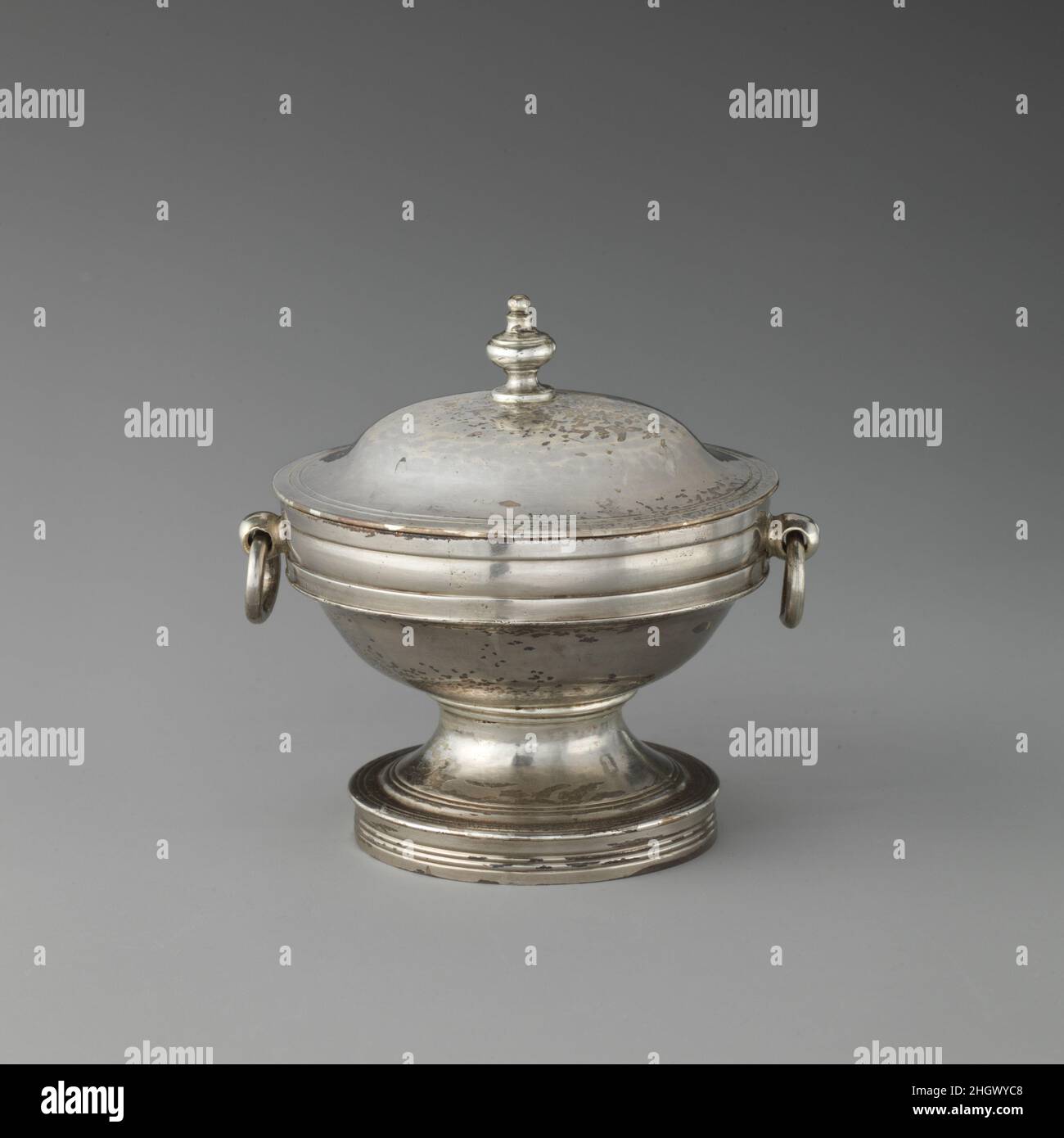 Silver miniature dish handle hi-res stock photography and images - Alamy