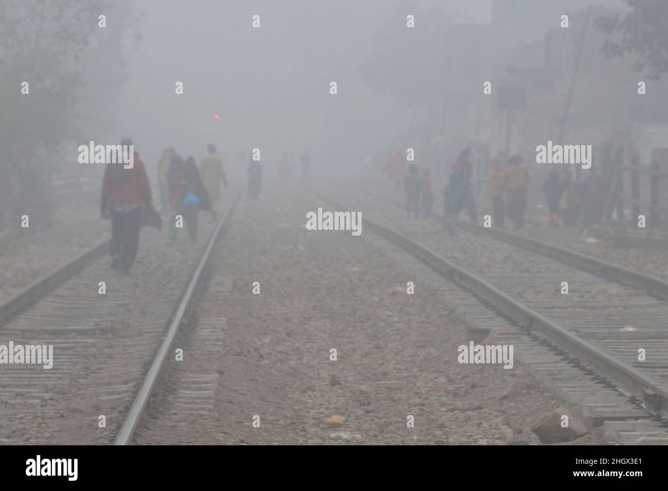 Lahore, Punjab, Pakistan. 20th Jan, 2022. Pakistani citizens are busy ...