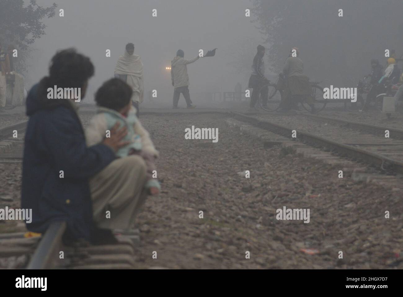 Lahore, Punjab, Pakistan. 20th Jan, 2022. Pakistani citizens are busy ...