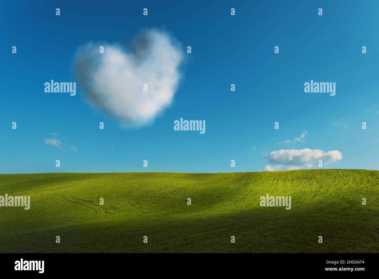 Heartshape cloud hi-res stock photography and images - Alamy
