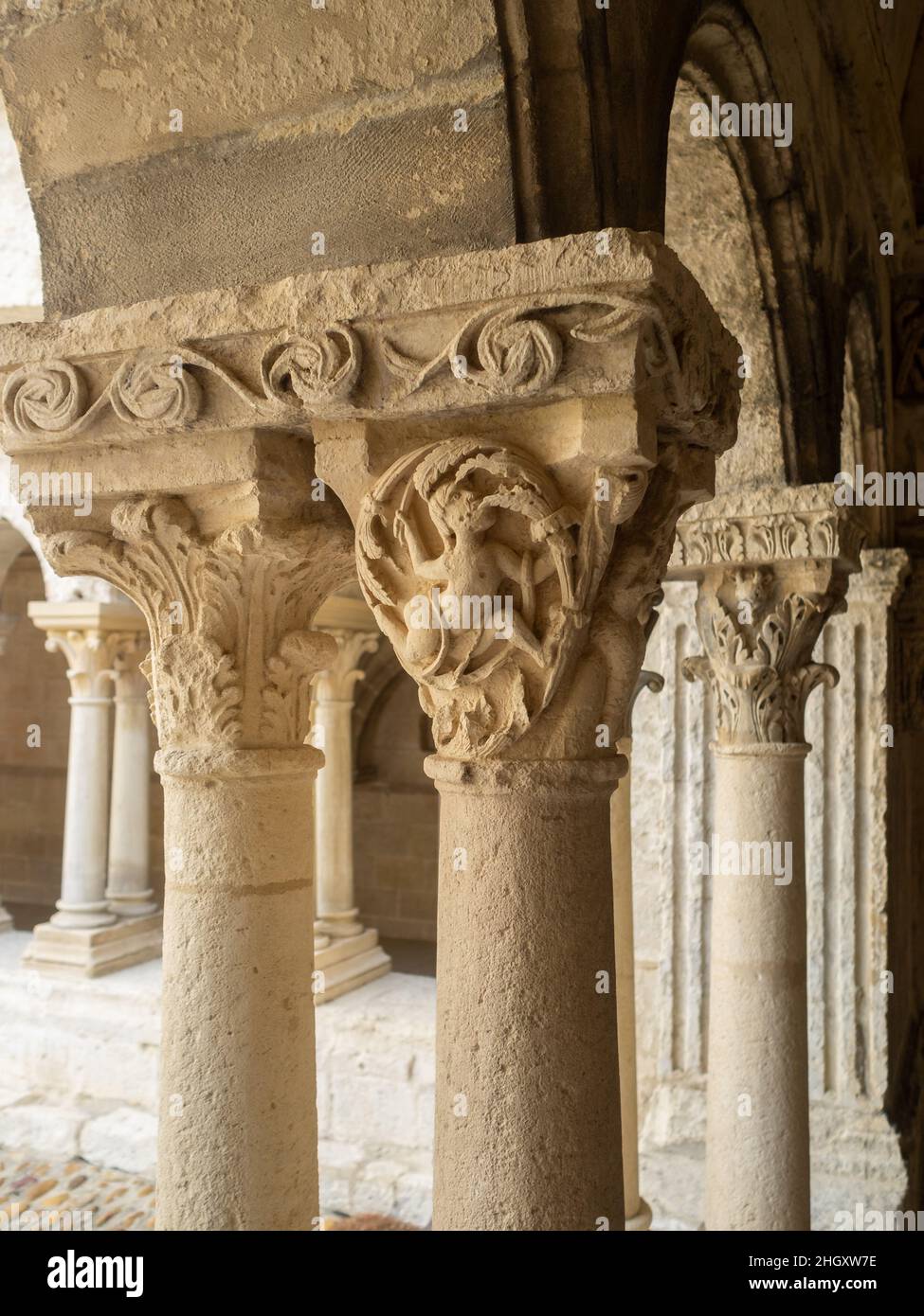 Columns details hi-res stock photography and images - Alamy