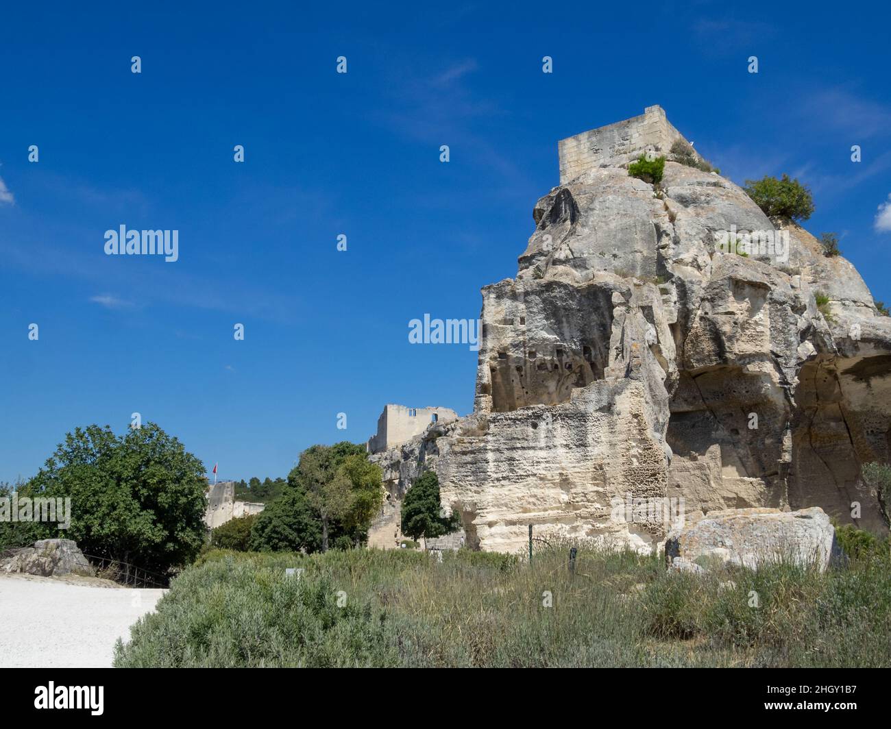 Les Baux-de-Provence castle atop the rocks Stock Photo - Alamy