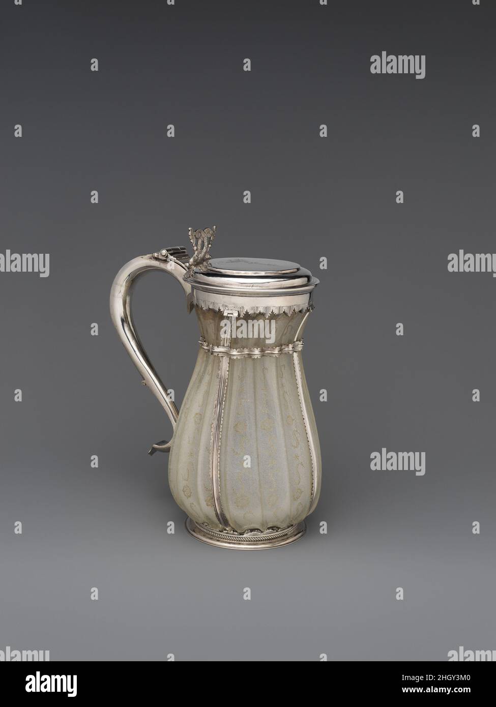 Engraved silver mounts hi-res stock photography and images - Alamy