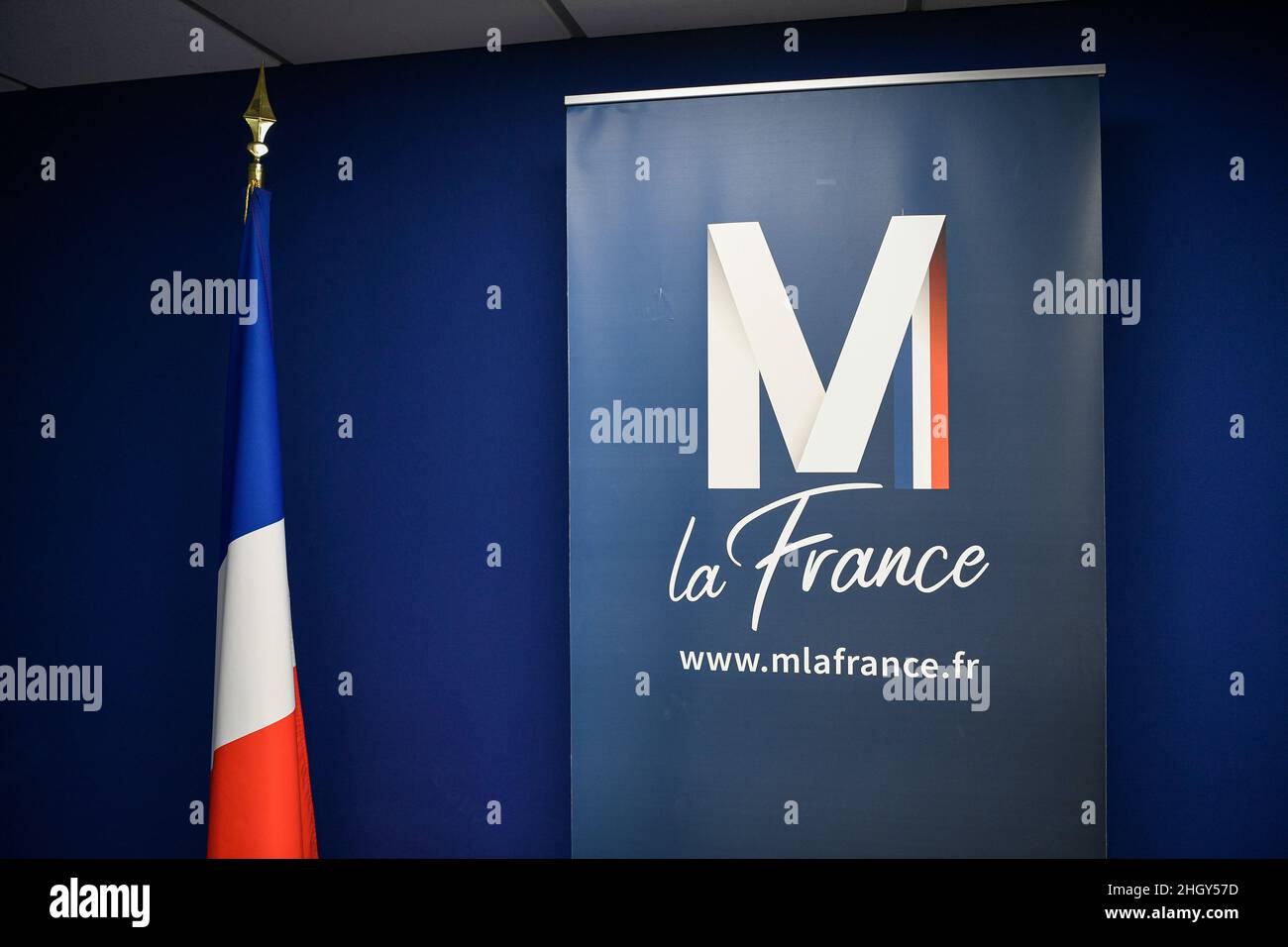 Rn logo hi-res stock photography and images - Alamy