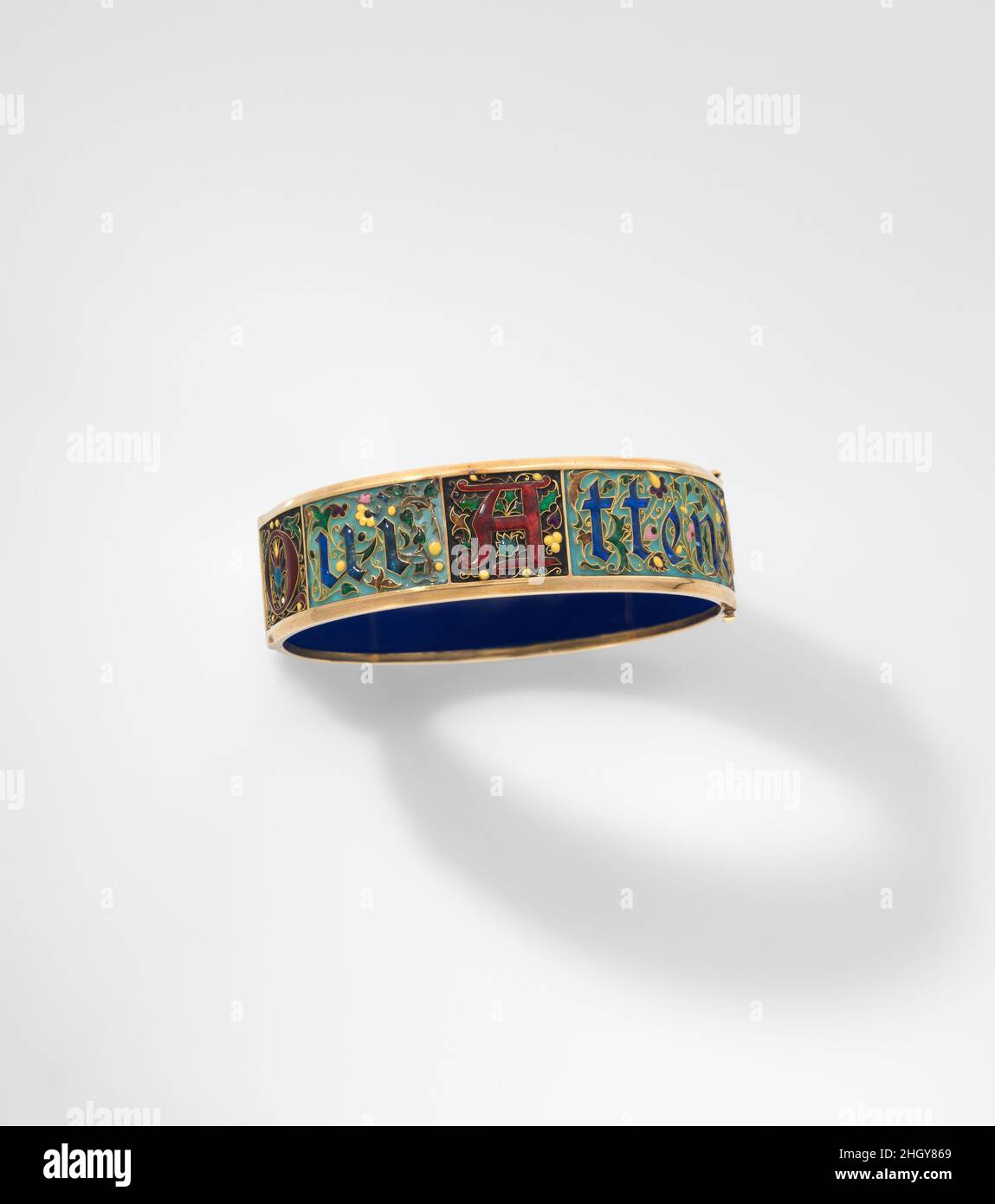 Gold bangle hi-res stock photography and images - Alamy