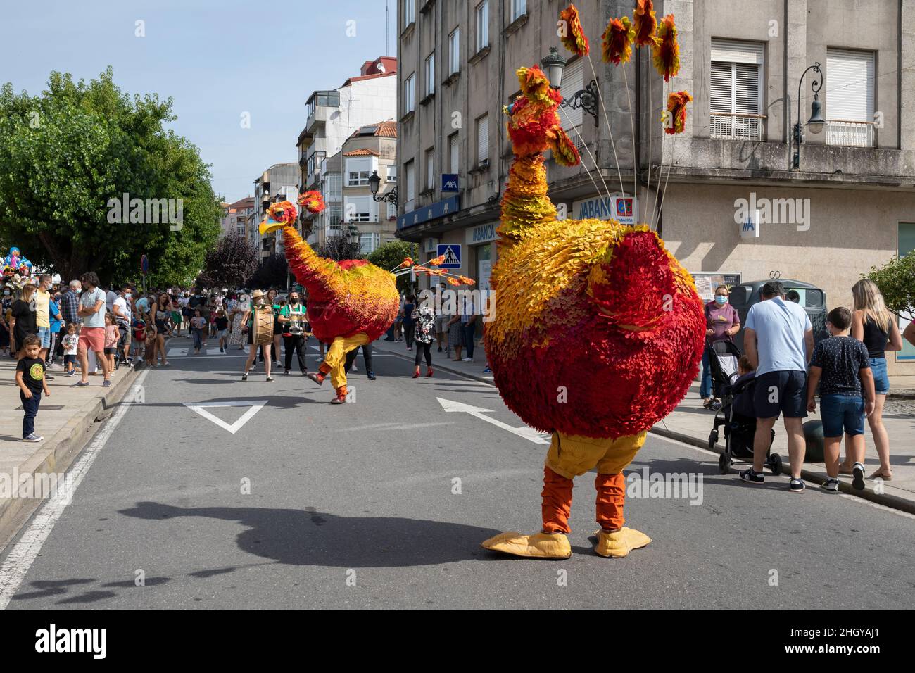 Performers entertain visitors at the 22nd Annual International Puppet ...
