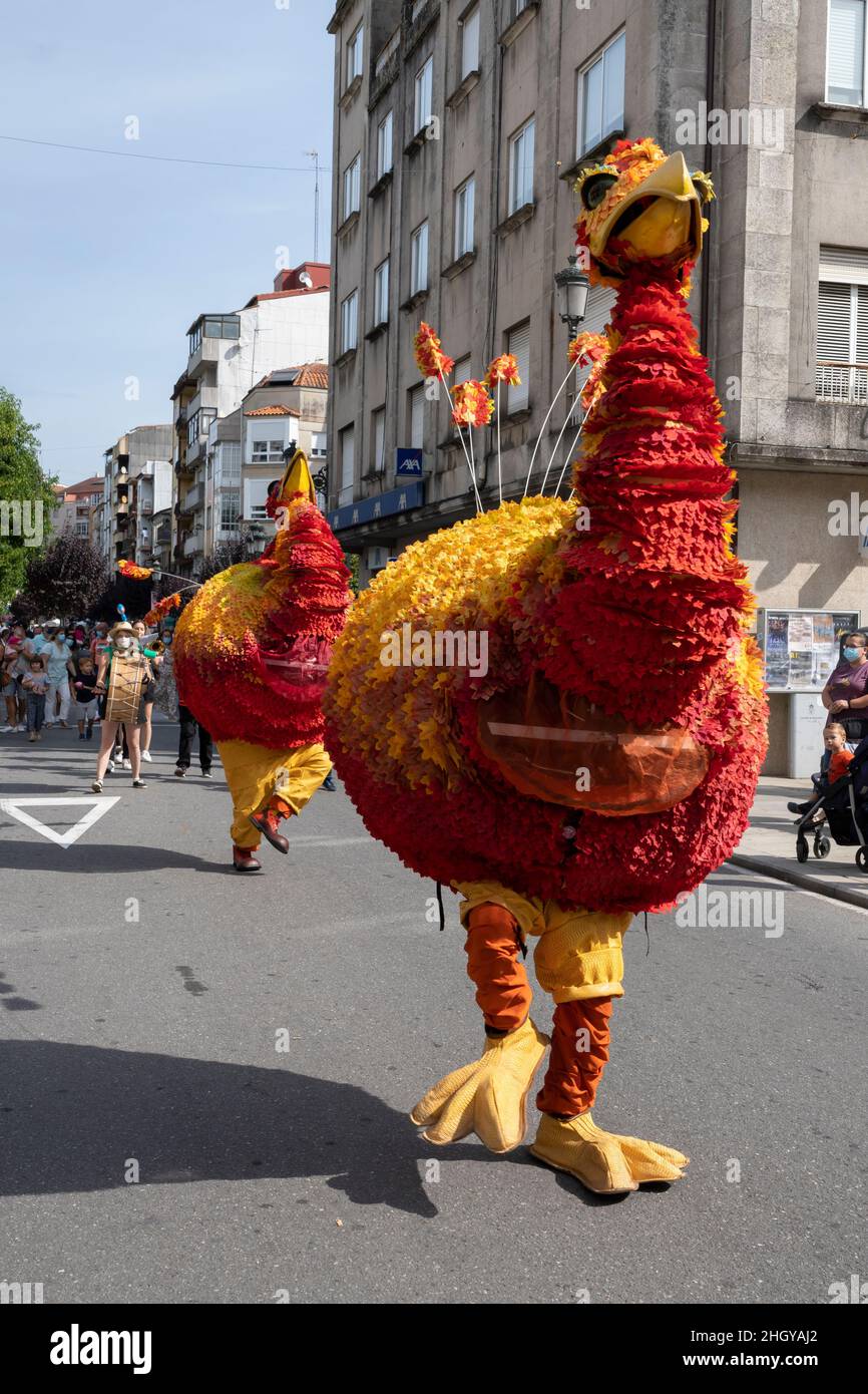 Performers entertain visitors at the 22nd Annual International Puppet ...
