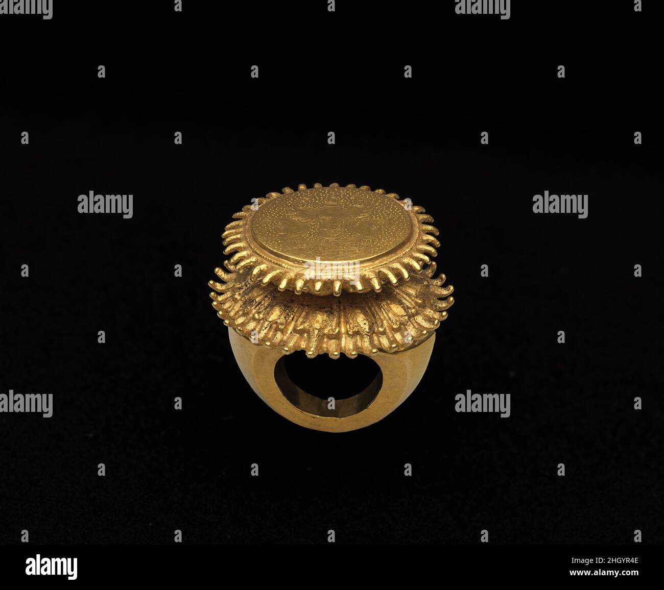 Conch motif hi-res stock photography and images - Alamy