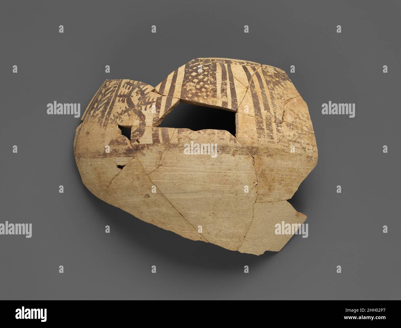Mesopotamian pottery hi-res stock photography and images - Alamy