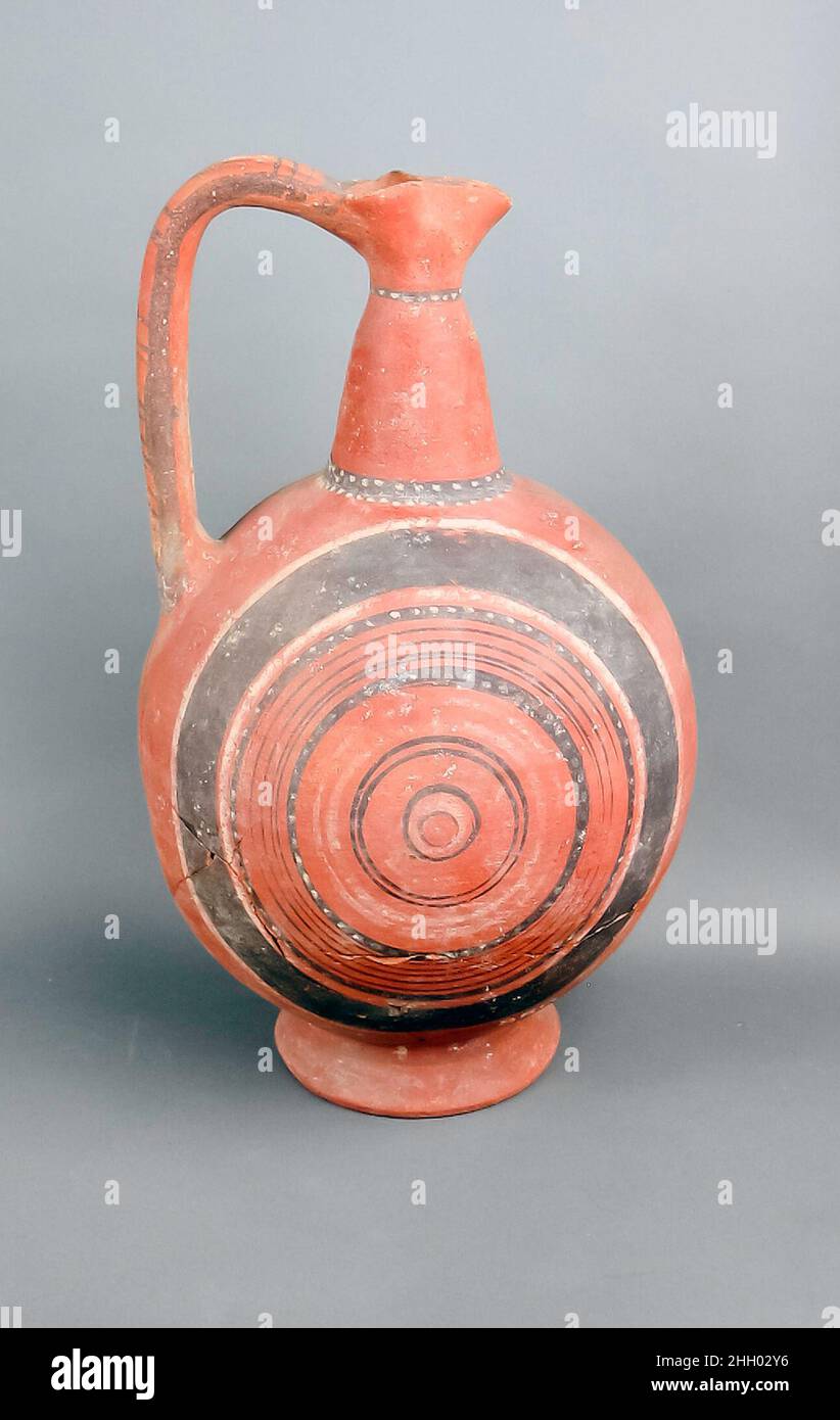 Oinochoe Cypriot Concentric circles and details in white.. Oinochoe ...