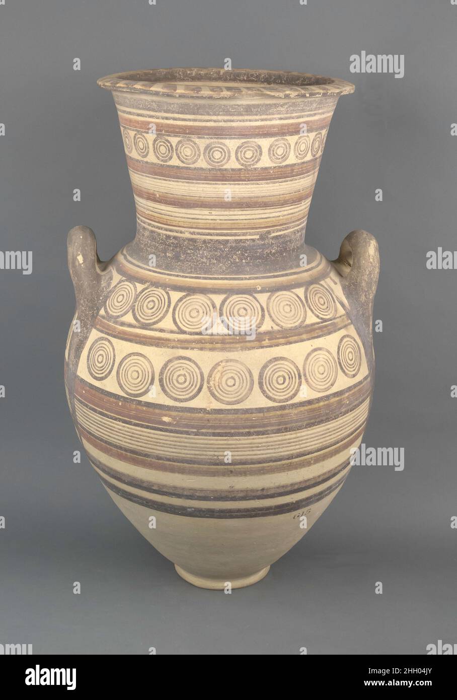 Geometric greek cypriot pottery hi-res stock photography and images - Alamy