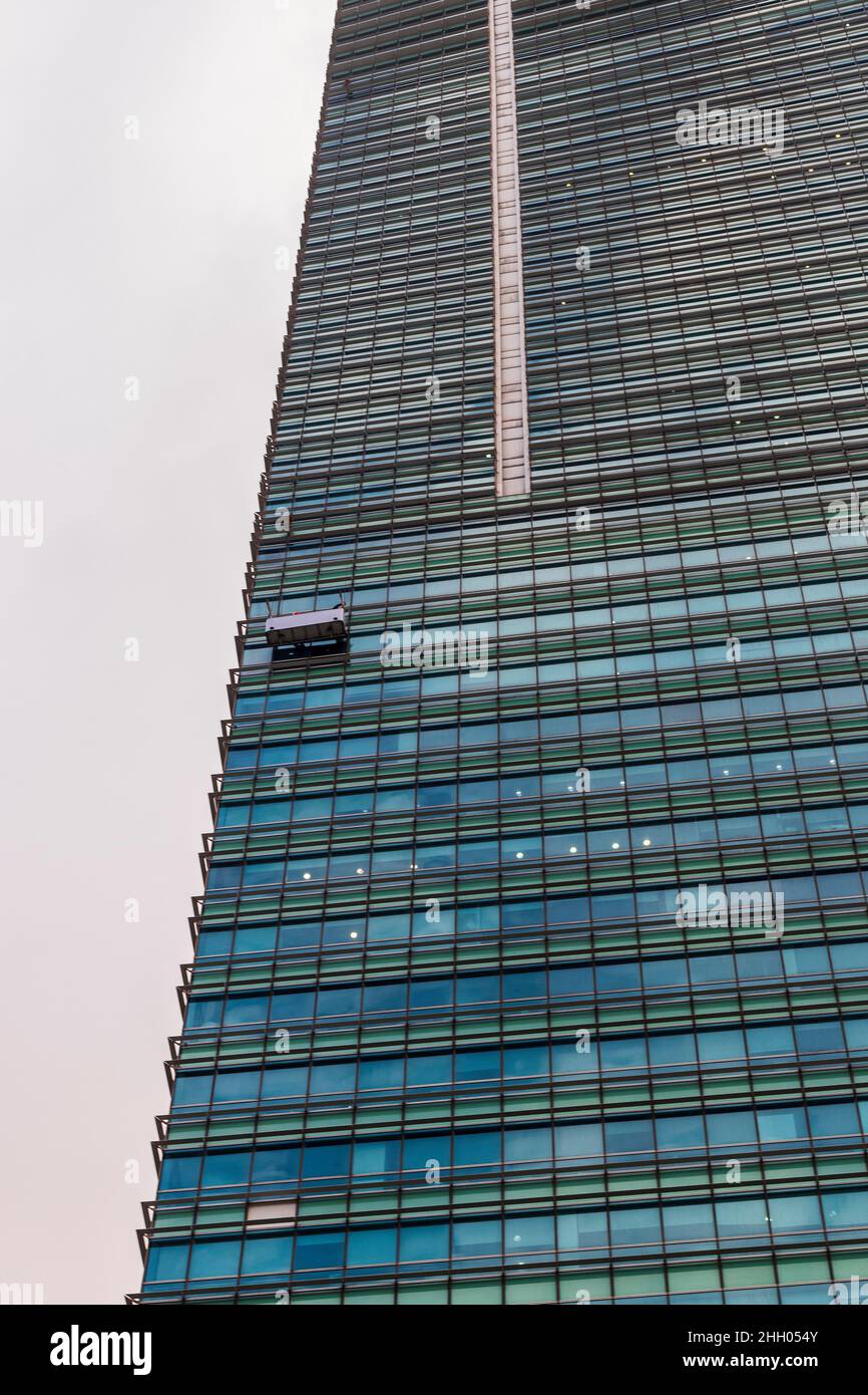 External glass cleaning works of modern building Stock Photo - Alamy