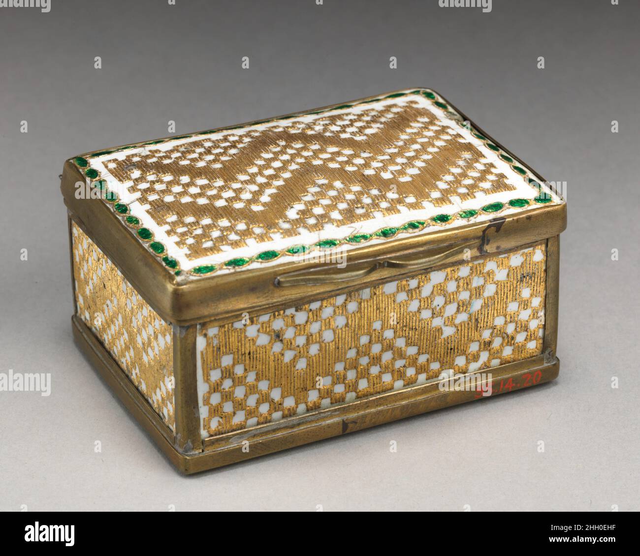 Snuffbox 18th century German. Snuffbox. German. 18th century. Enamel on copper, inlaid with gold ...