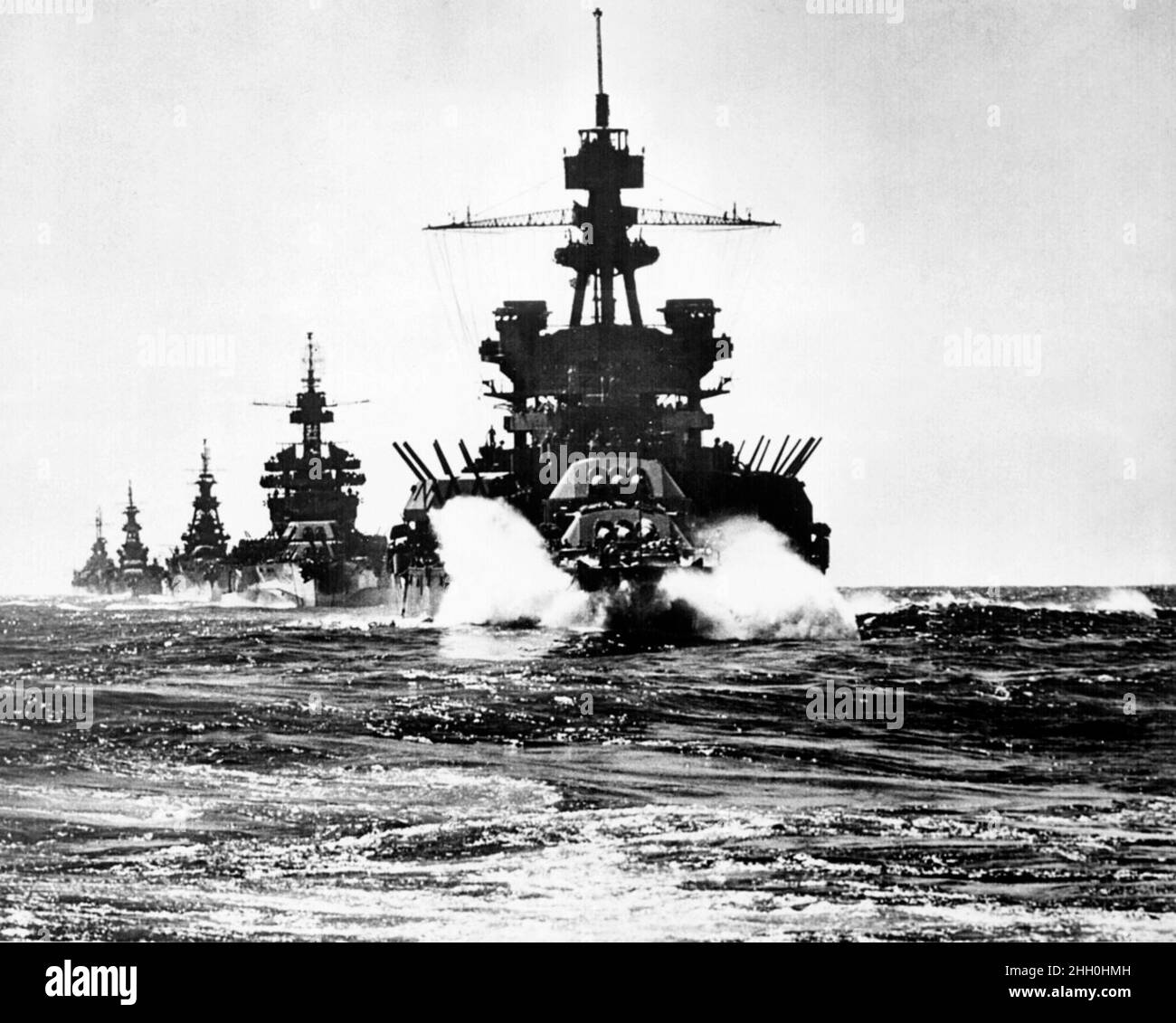 The USS Pennsylvania leading the Lingayen Gulf attack and invasion ...