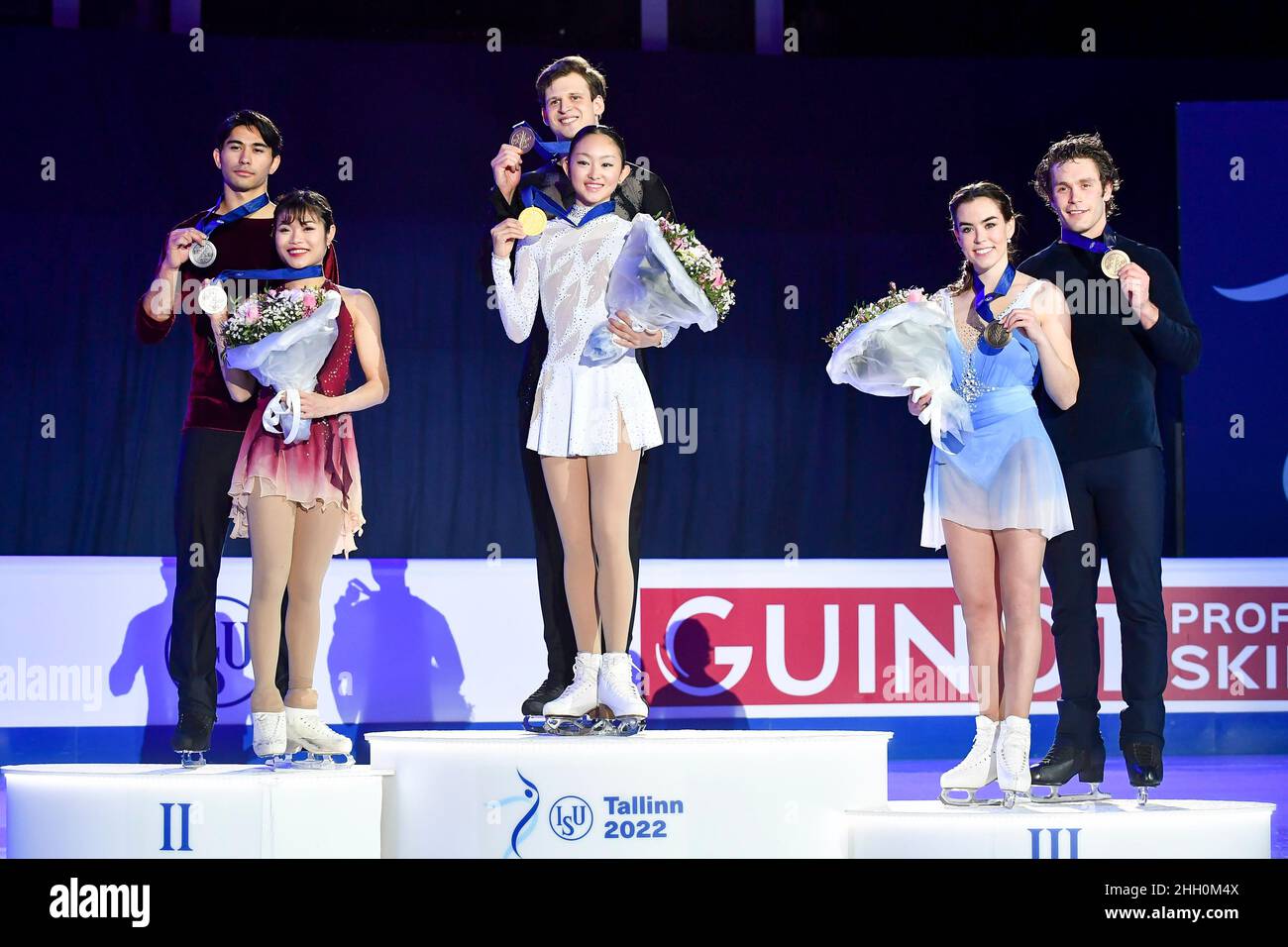 Tallinn, Estonia. 22nd Jan, 2022. Gold medalists Audrey Lu (3rd R ...
