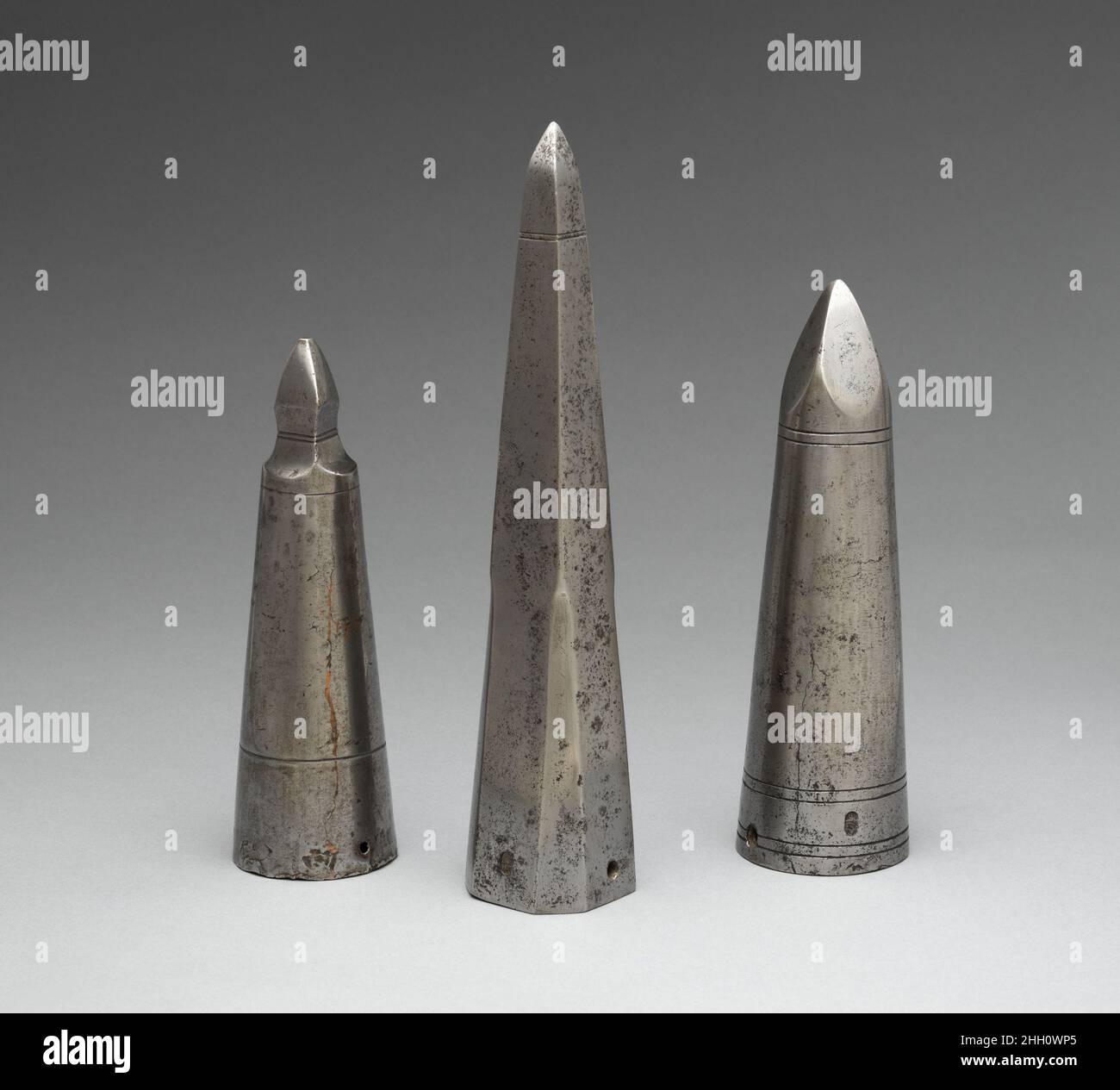 Sharp lances hi-res stock photography and images - Alamy