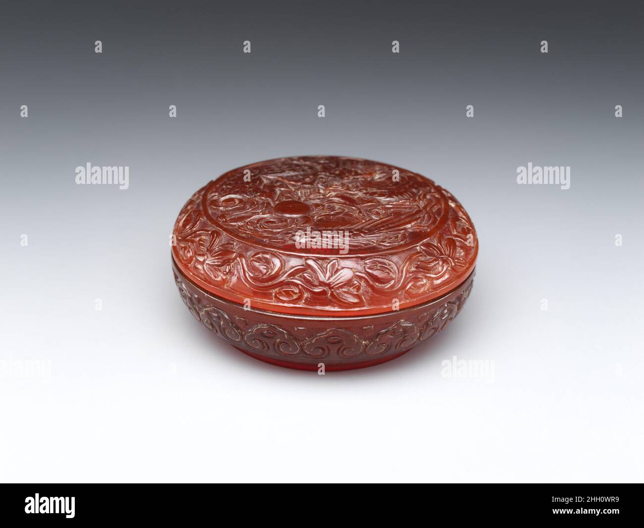 Dragon chasing the pearl hi-res stock photography and images - Alamy