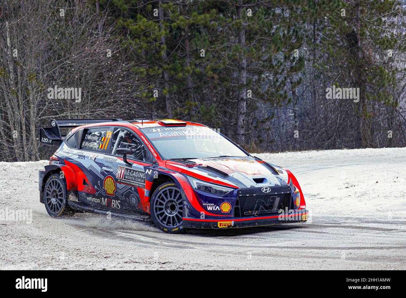 11 Thierry NEUVILLE (BEL), Martijn WYDAEGHE (BEL), HYUNDAI SHELL MOBIS WORLD RALLY TEAM HYUNDAI ...