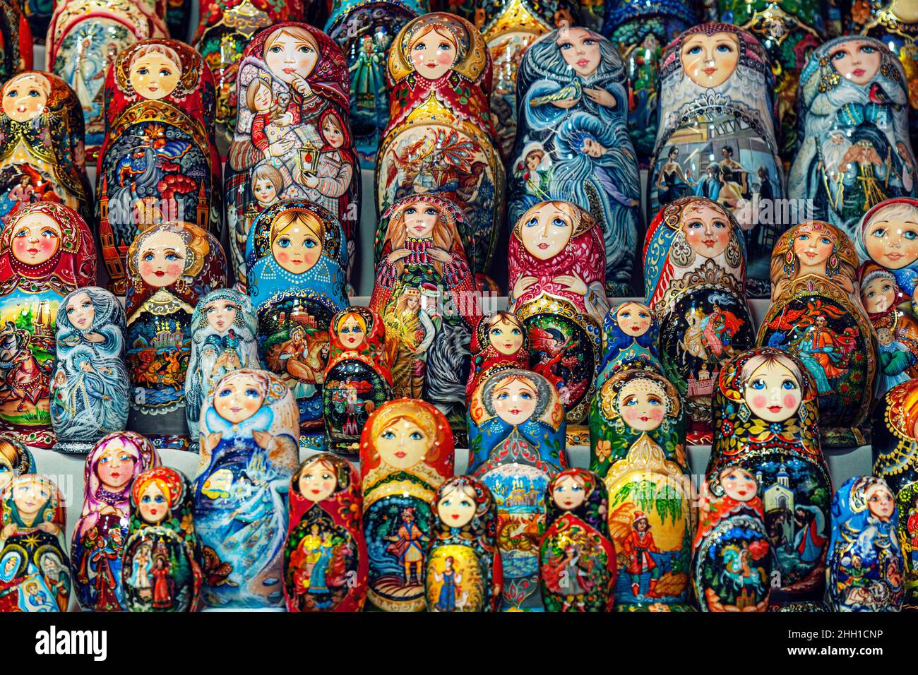 Traditional Russian souvenirs Matryoshka on shelfs in souvenir shop ...