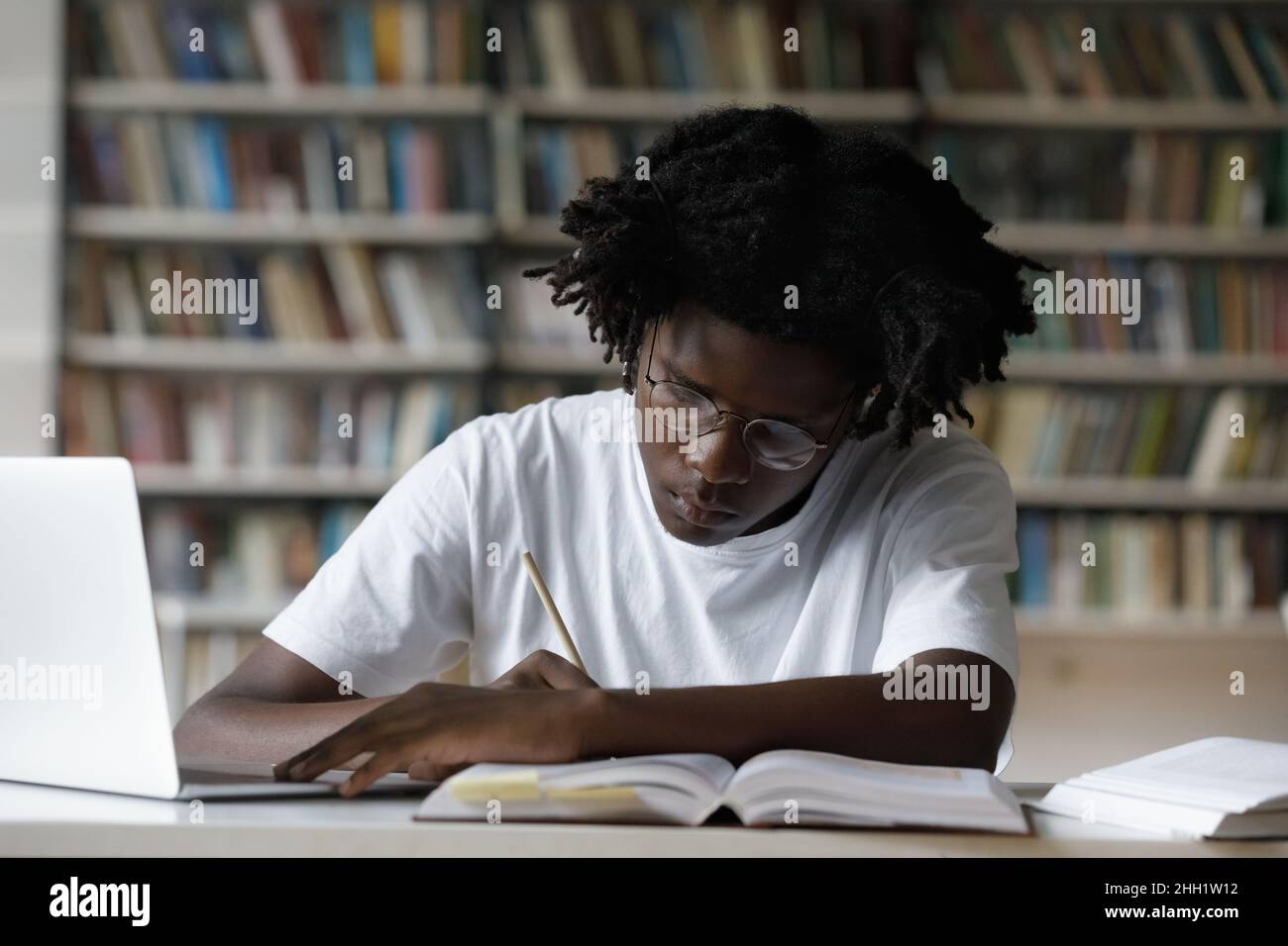 Focused gen z hi-res stock photography and images - Alamy