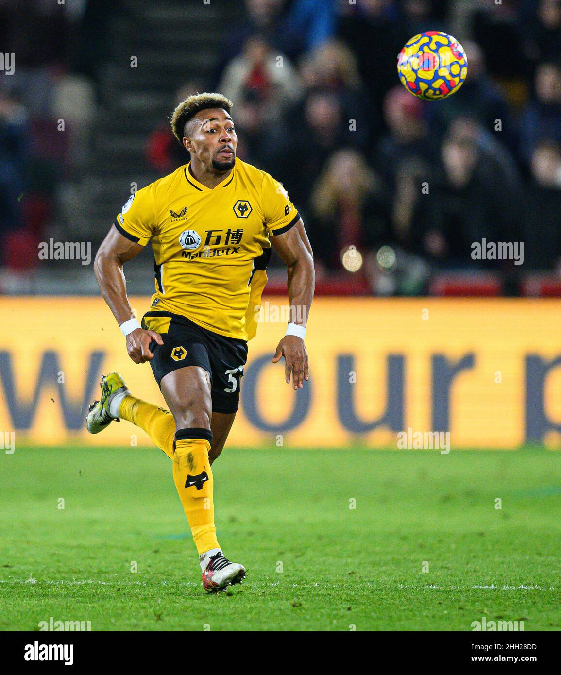 Adama traore wolverhampton wanderers hi-res stock photography and ...