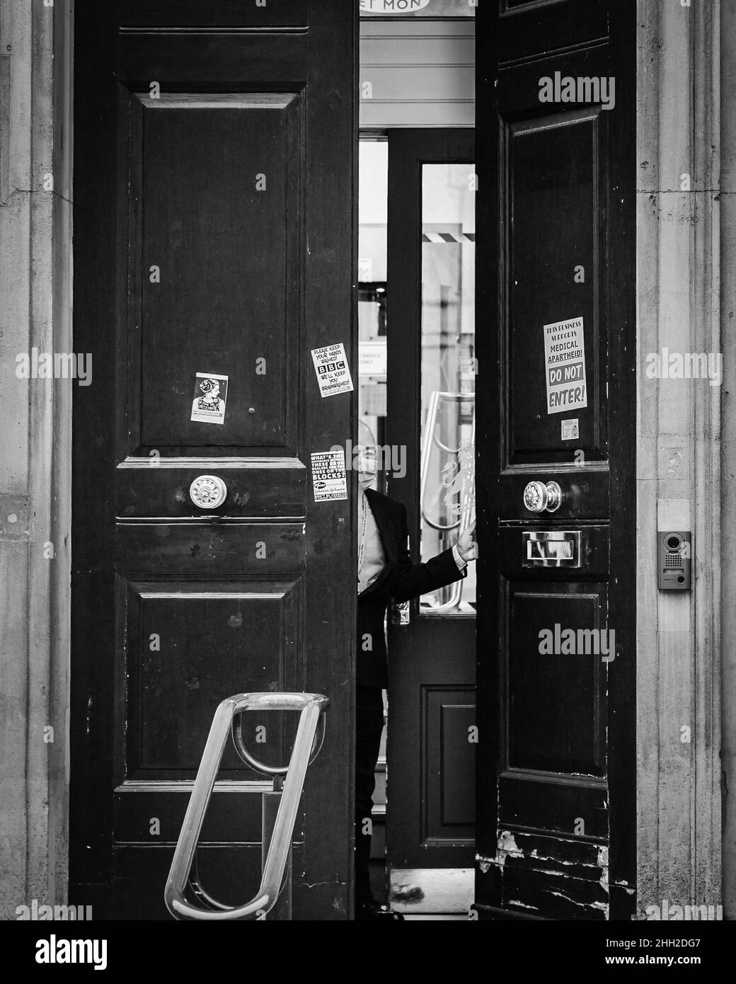 Masked officer hi-res stock photography and images - Alamy