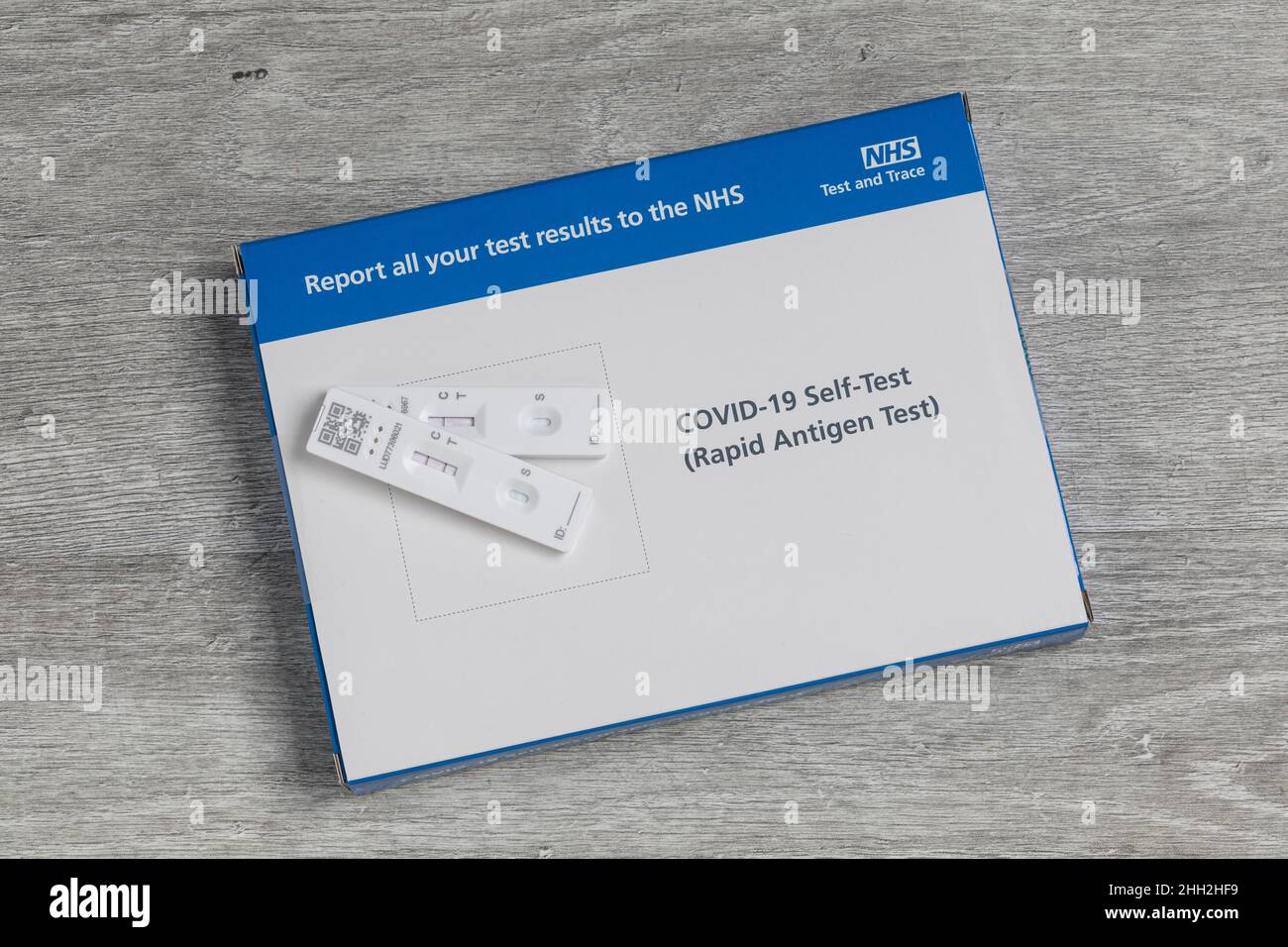 An open NHS Covid-19 rapid antigen test box Stock Photo - Alamy