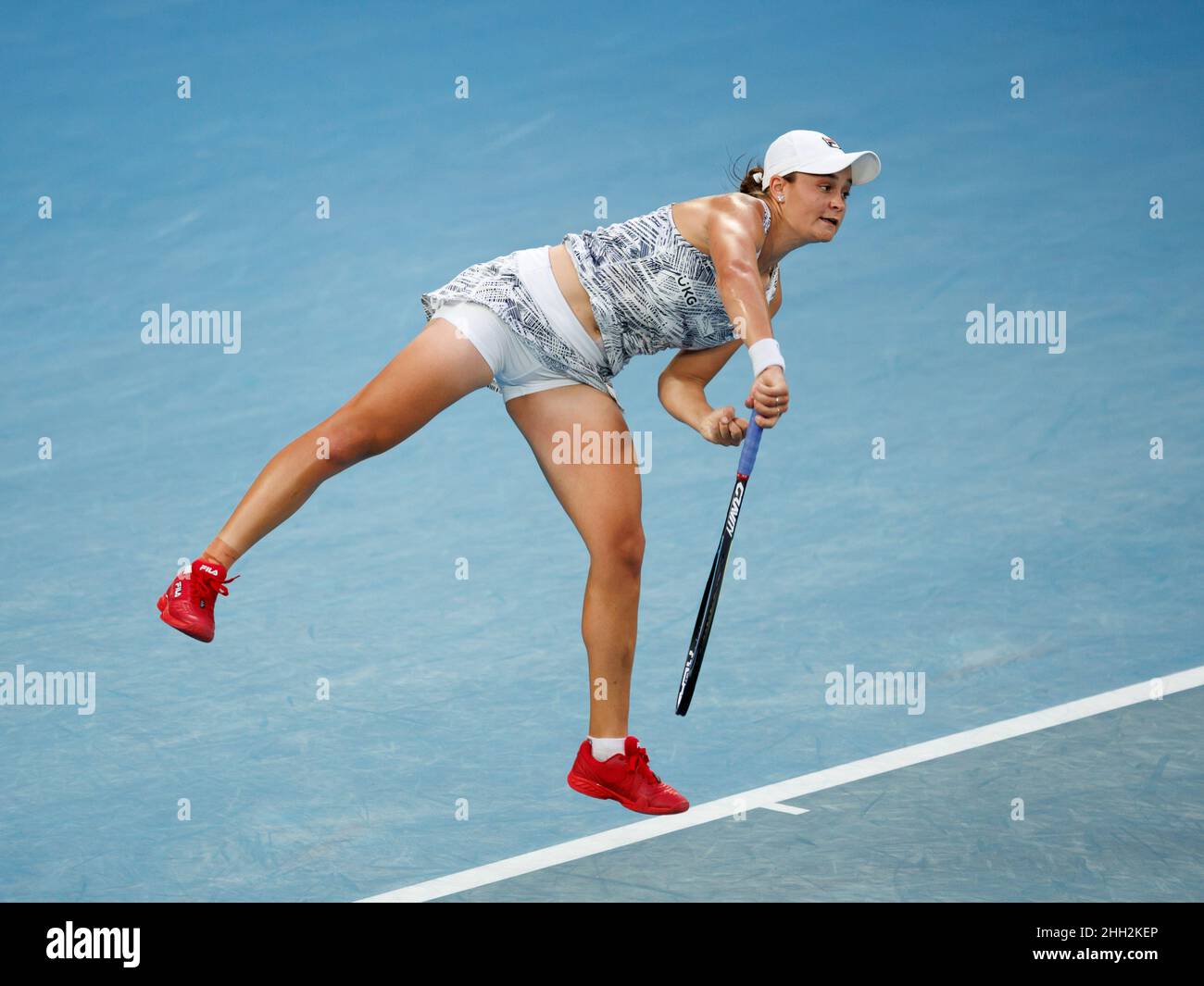 Ash barty forehand hi-res stock photography and images - Alamy