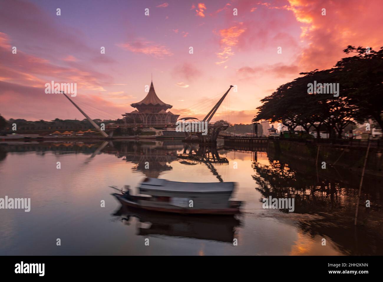 Boat taxi at Kuching Waterfront, Kuching Sarawak Stock Photo - Alamy