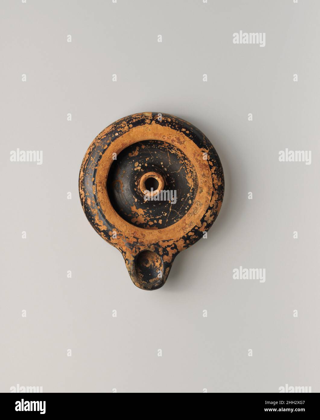 Pitted inward hi-res stock photography and images - Alamy