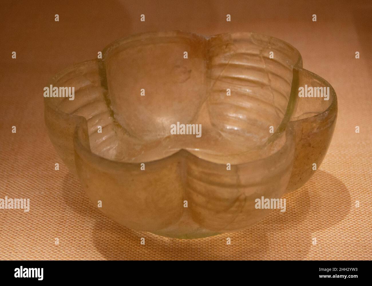 Islamic relief cut glass hi-res stock photography and images - Alamy