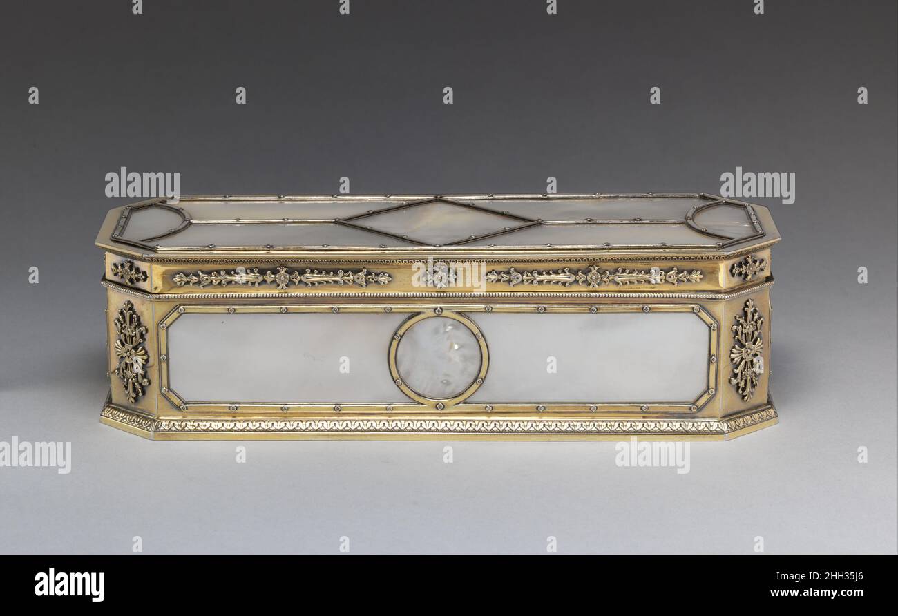 Parisian boxes hi-res stock photography and images - Alamy