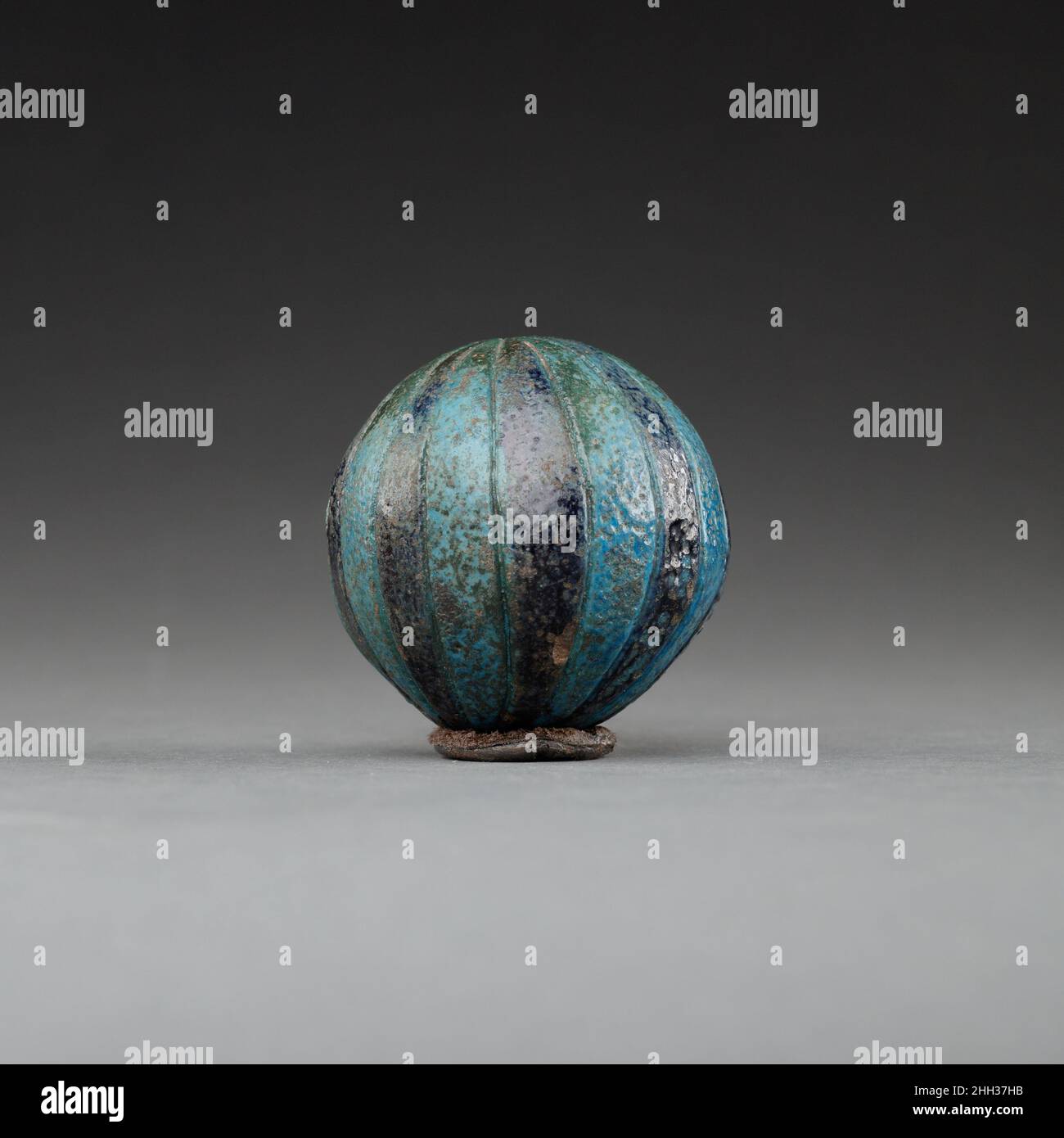 Segmented features hi-res stock photography and images - Alamy