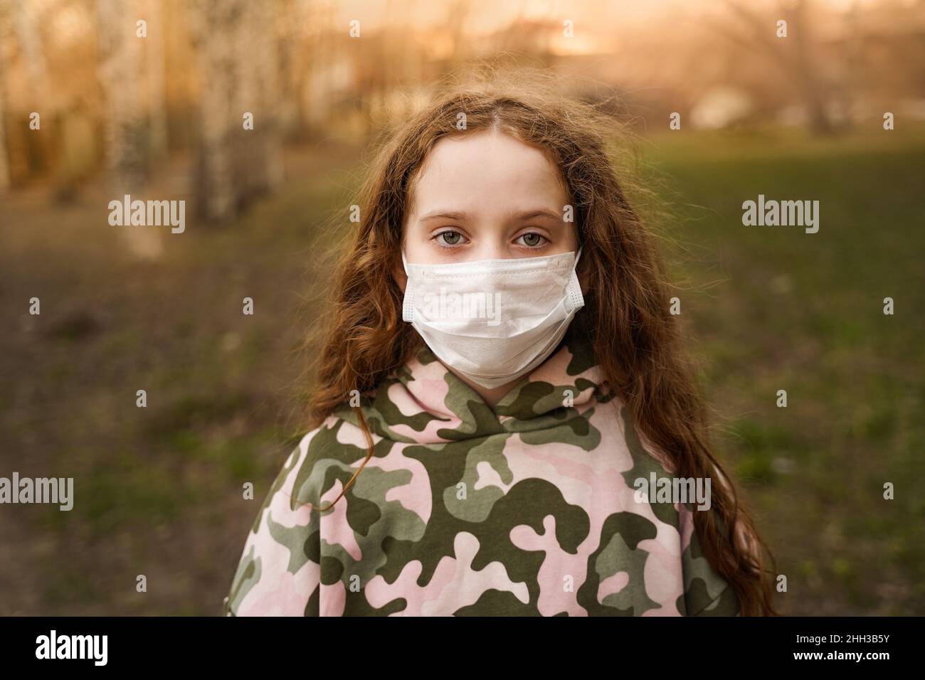 Child breathing mask hi-res stock photography and images - Alamy