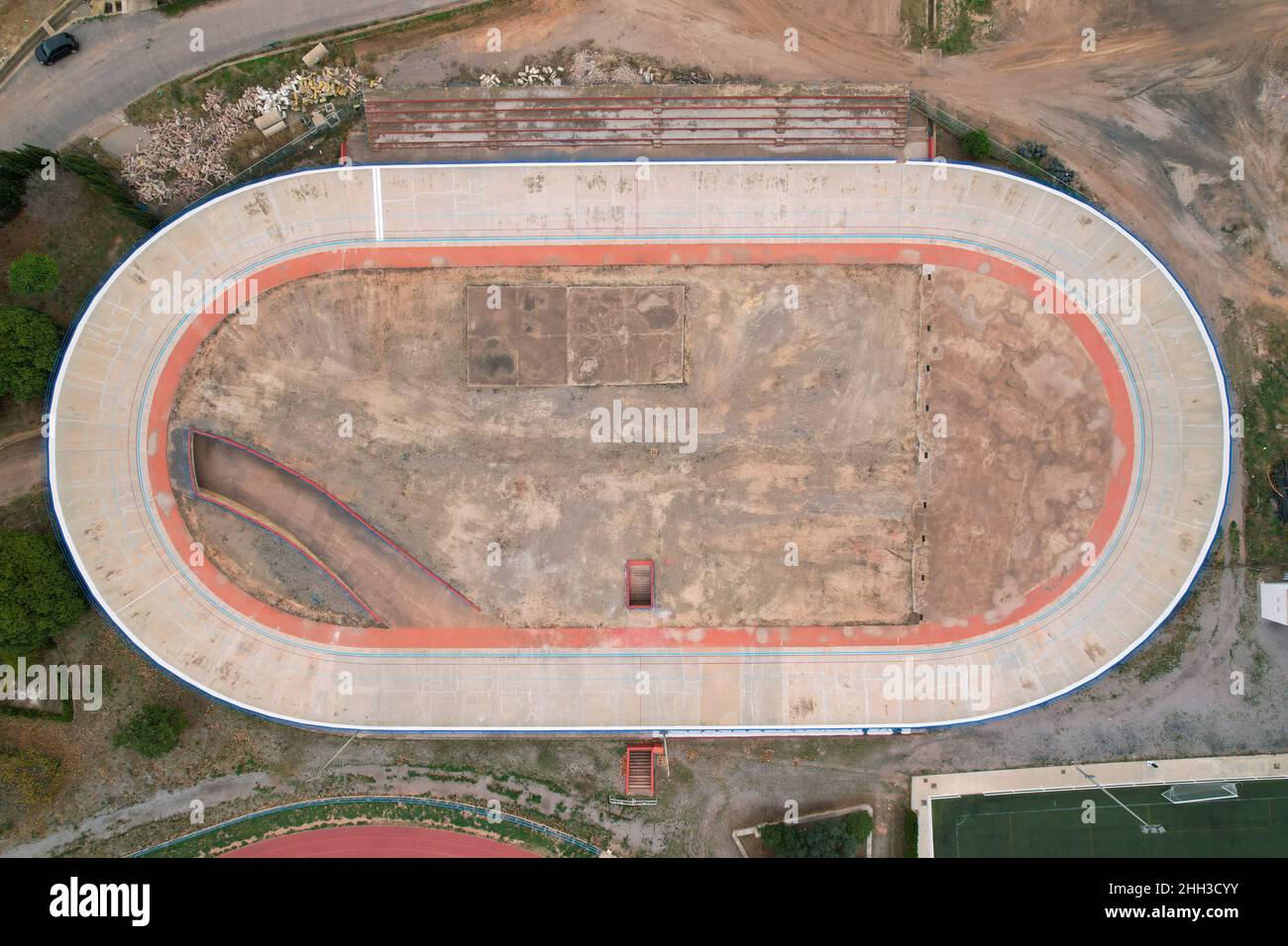 Running track top view hi-res stock photography and images - Alamy