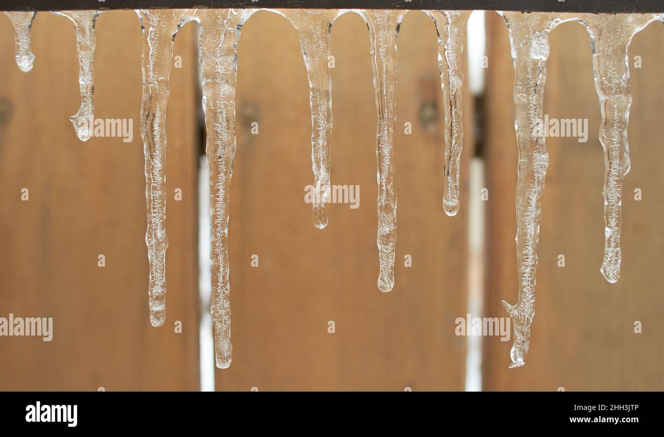 Frozen wood texture snow christmas hi-res stock photography and images ...