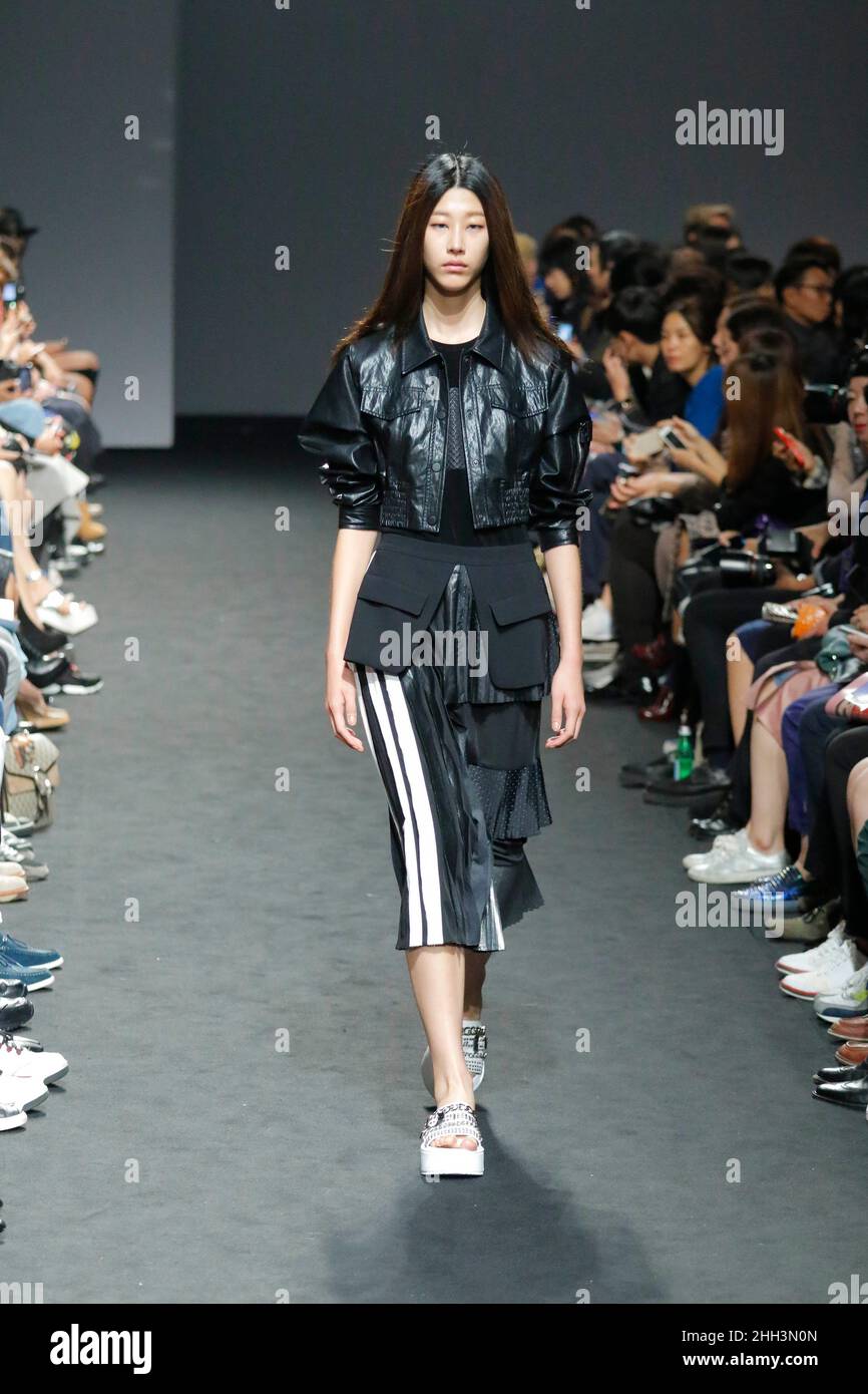 Model cat walk on the runway during an Seoul Fashion Week KAAL E.SUKTAE ...