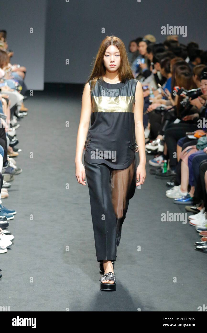 Model cat walk on the runway during an Seoul Fashion Week KAAL E.SUKTAE ...
